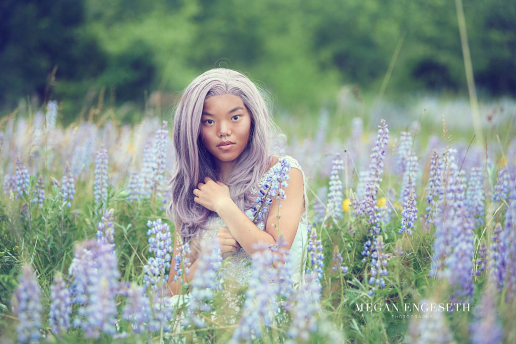 Styled shoot |Senior portraits in a field